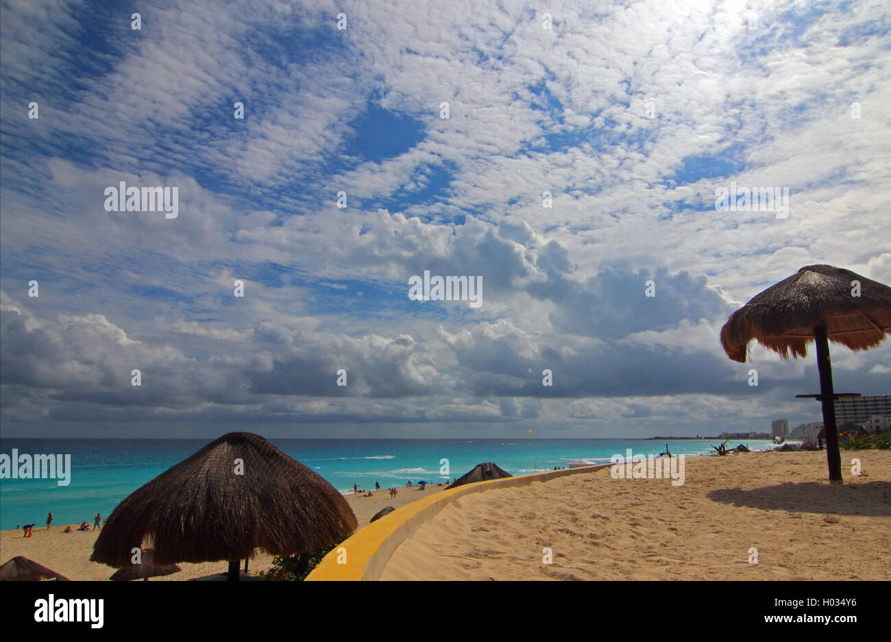 Delfines beach cancun hi-res stock photography and images - Alamy