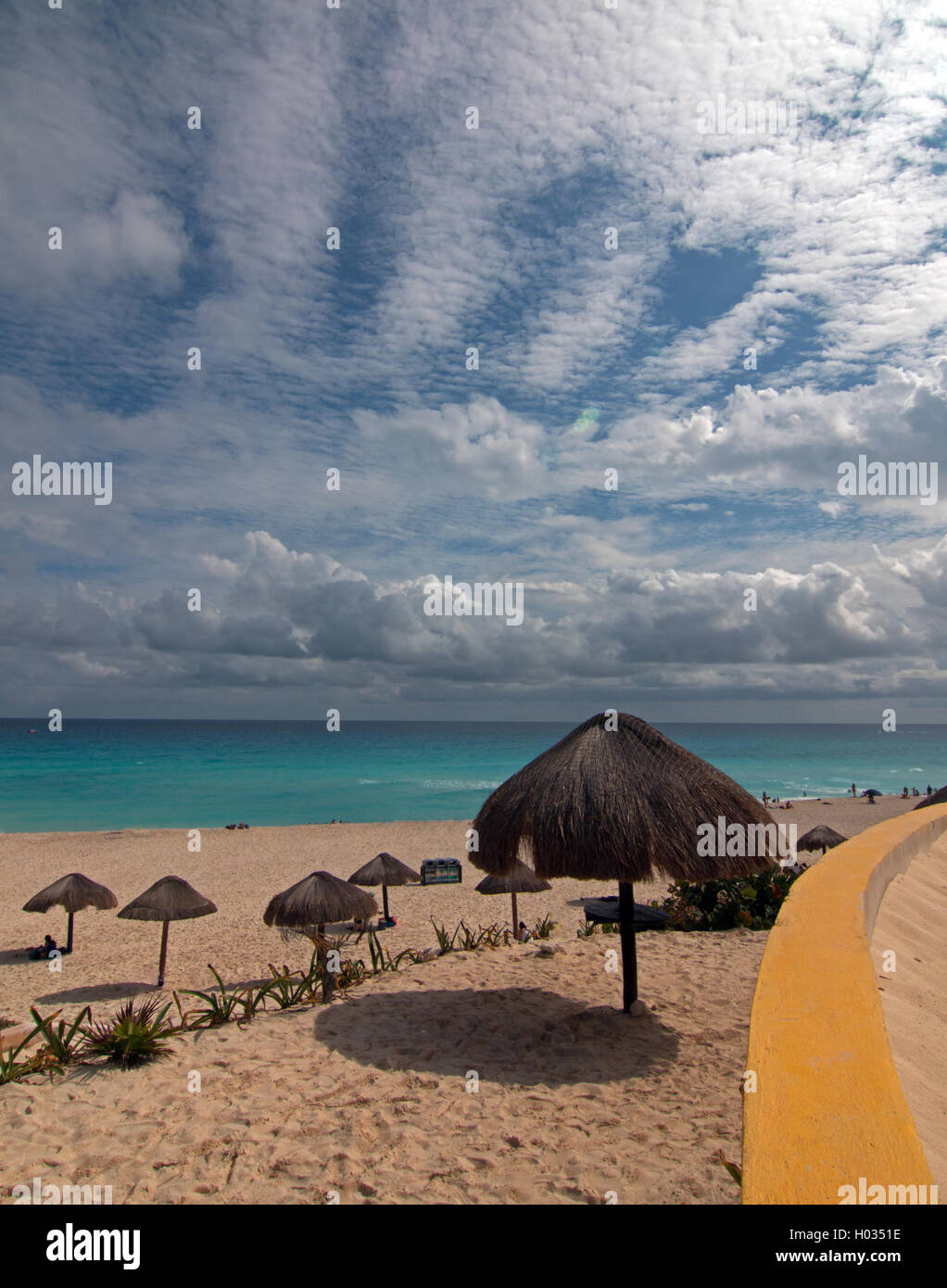 Delfines beach cancun hi-res stock photography and images - Alamy