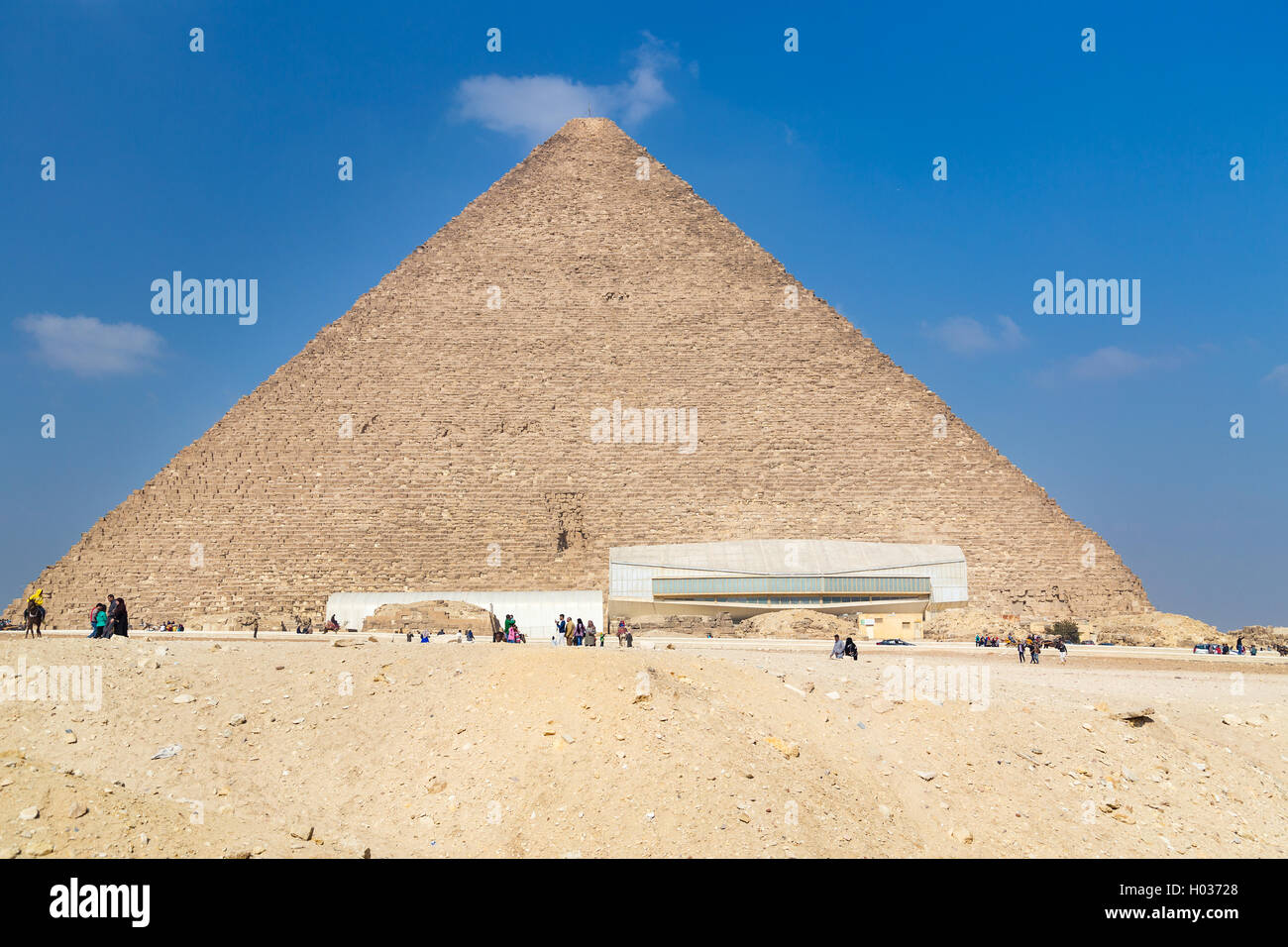 Tourists around The Great Pyramid of Giza, Egypt Stock Photo - Alamy