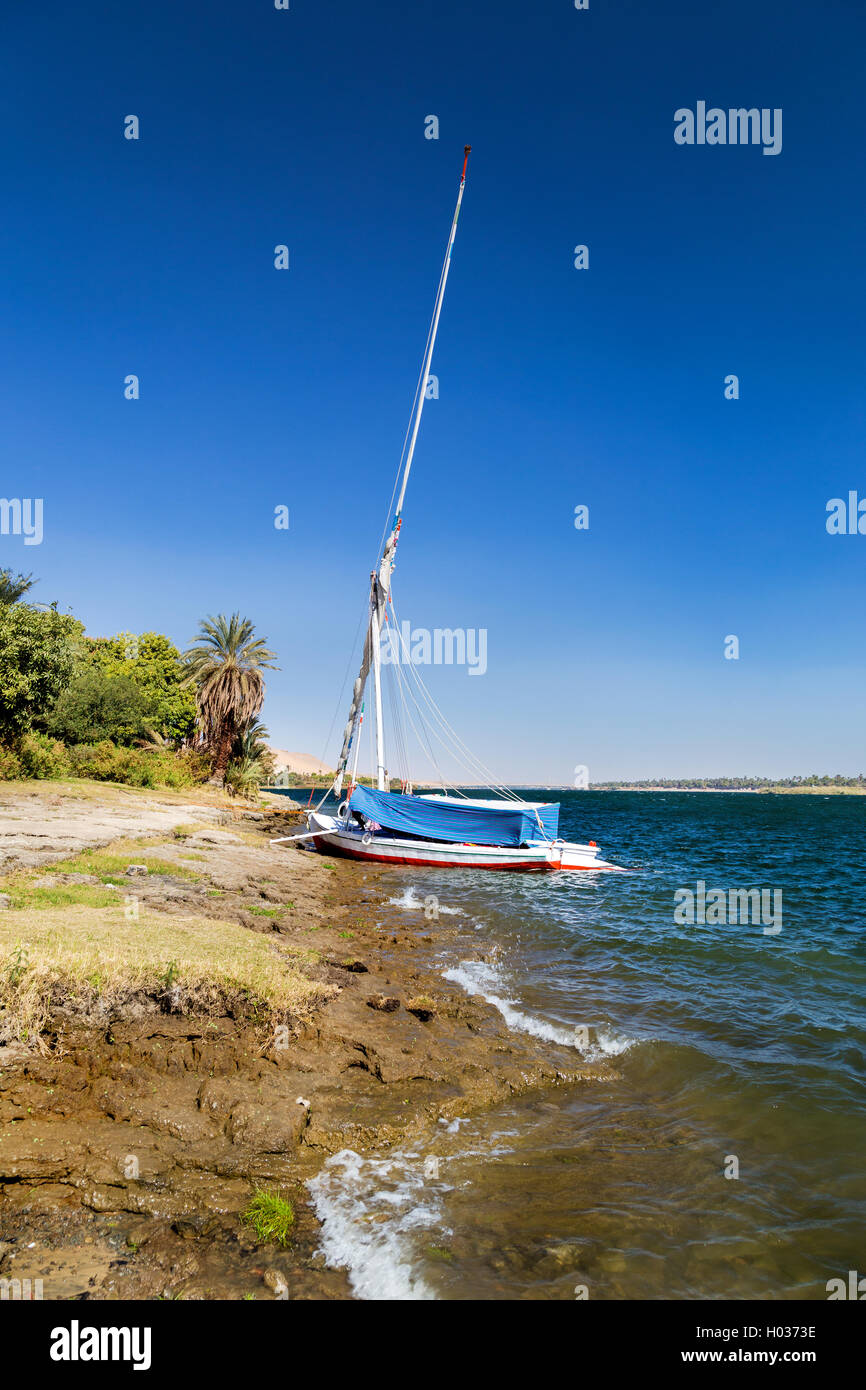 Traditional wooden sailing boat hi-res stock photography and images - Alamy