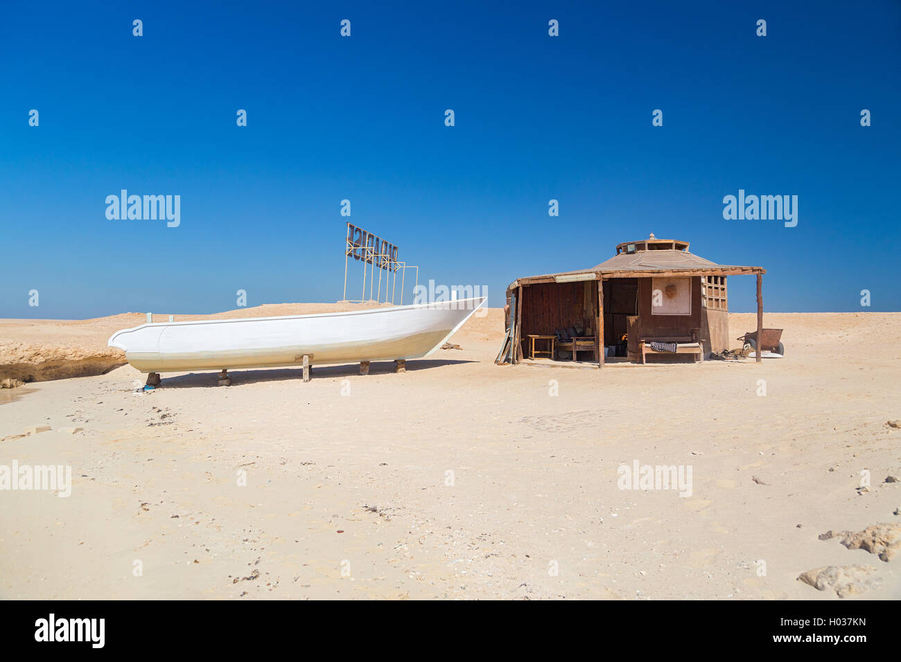 Wooden hut boat model beach hi-res stock photography and images - Alamy