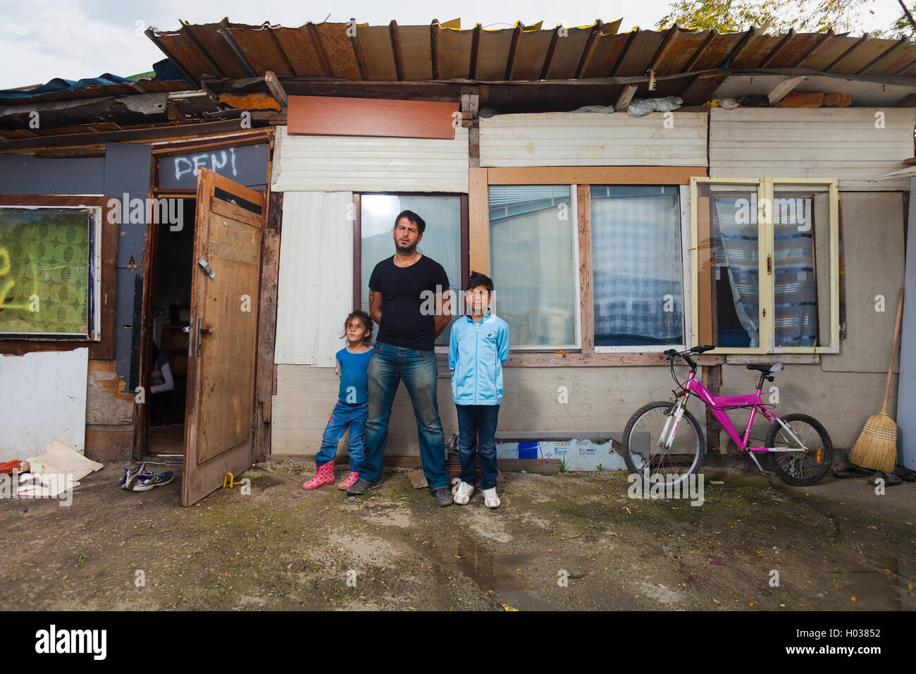 Happy roma gypsy family posing hi-res stock photography and images - Alamy