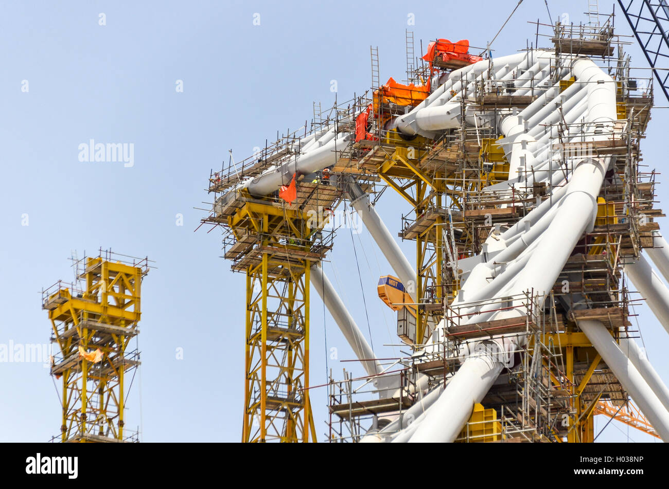 Renovation (roof and cooling) of the Khalifa International Stadium in ...