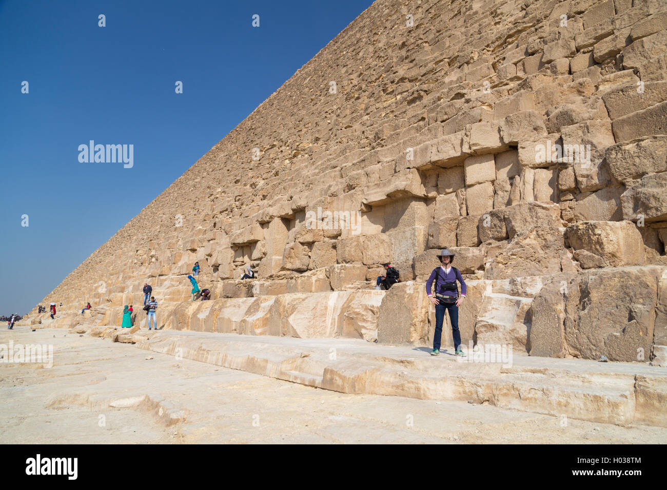 Great pyramid of giza february 2016 hi-res stock photography and images ...
