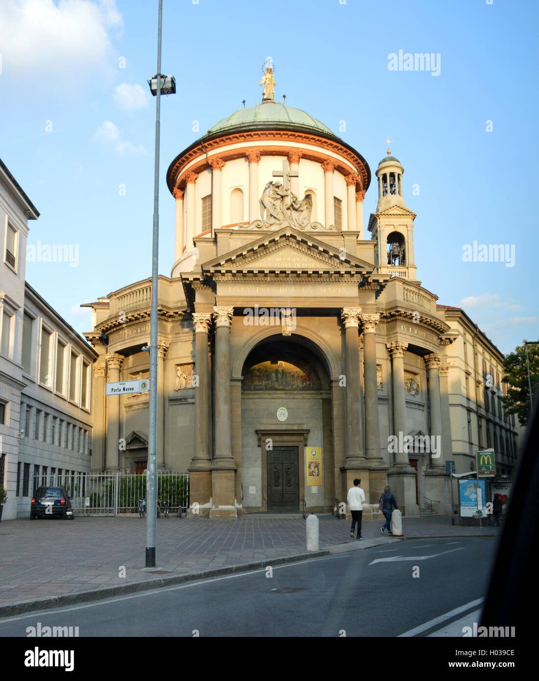 Bergamo center hi-res stock photography and images - Alamy