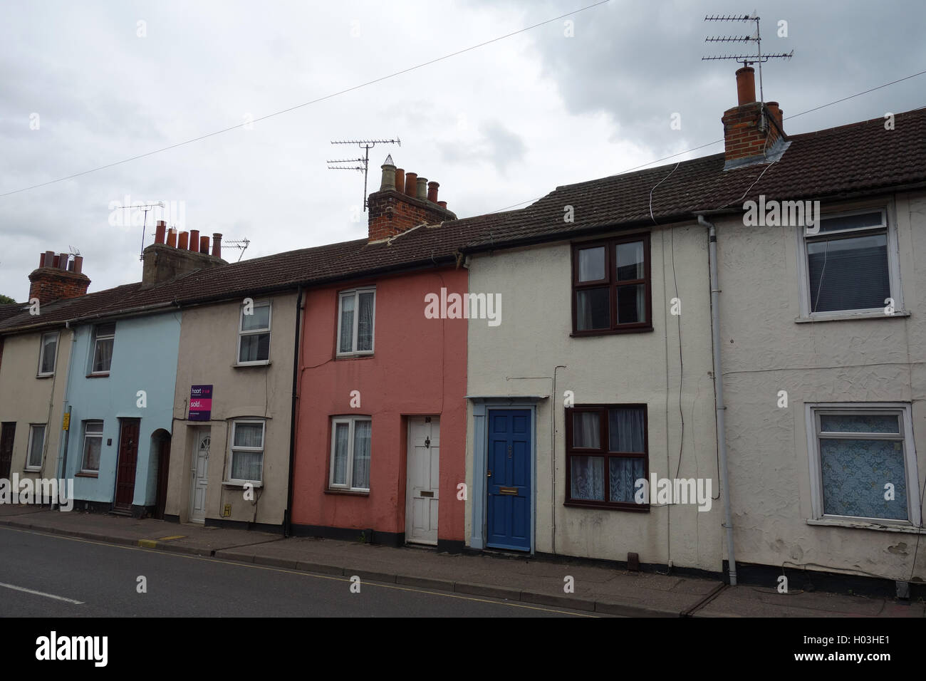 Typical row british terraced houses hi-res stock photography and images ...