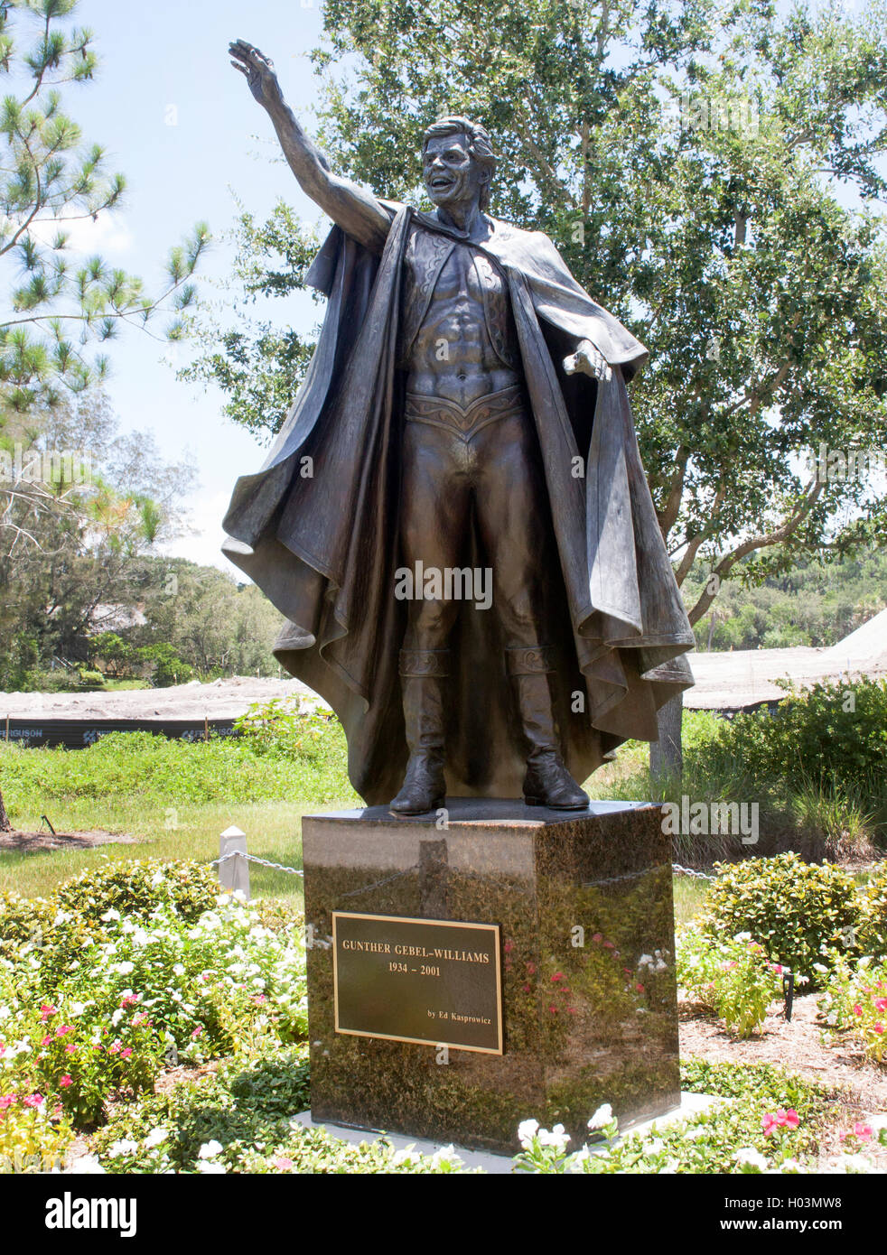 Ringling brothers statue hi-res stock photography and images - Alamy