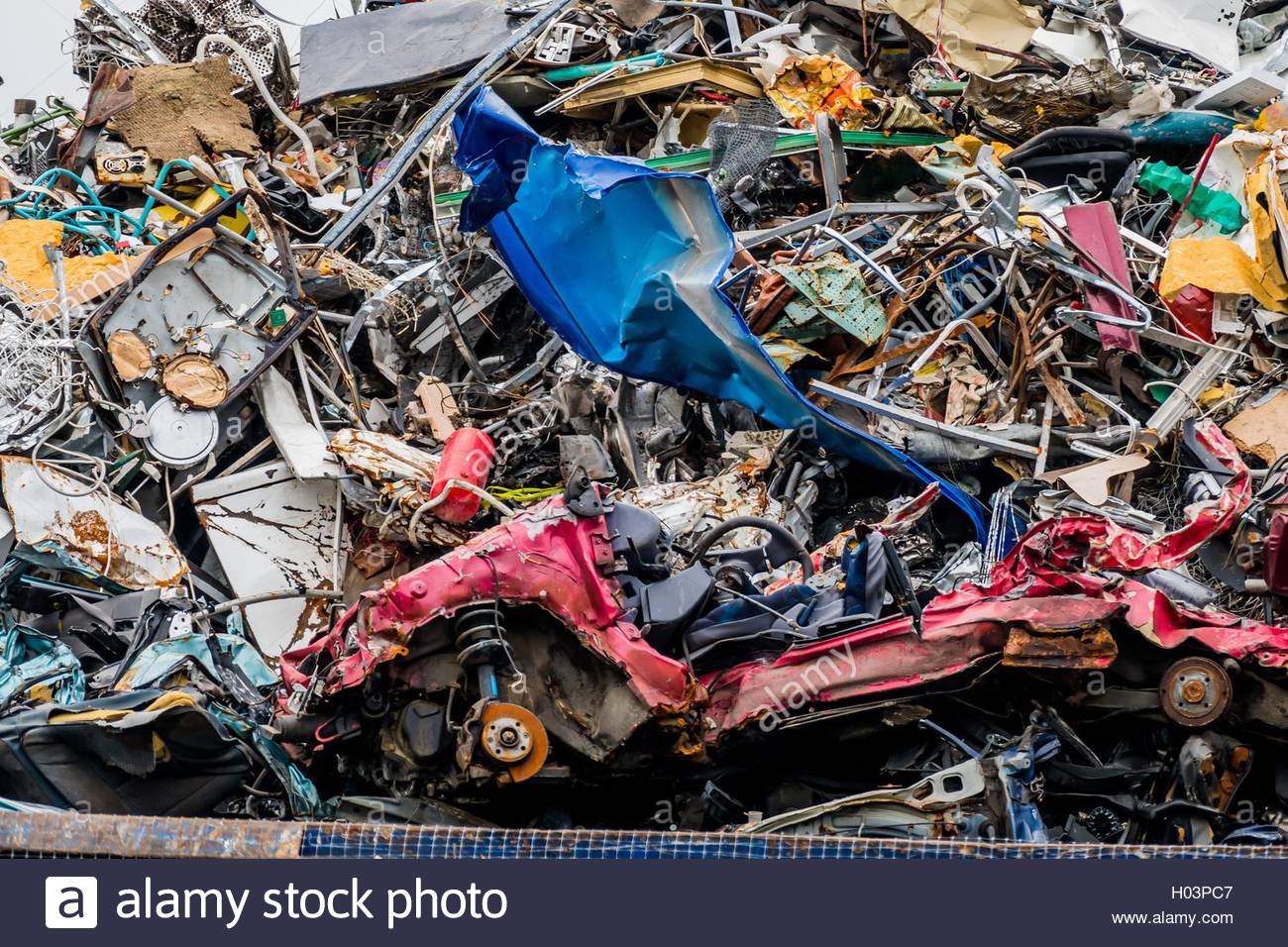 Autoschrott High Resolution Stock Photography and Images - Alamy