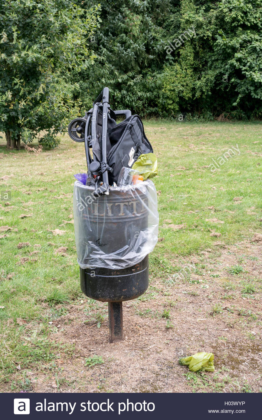 Overflowing Trash Bin Stock Photos & Overflowing Trash Bin Stock Images ...