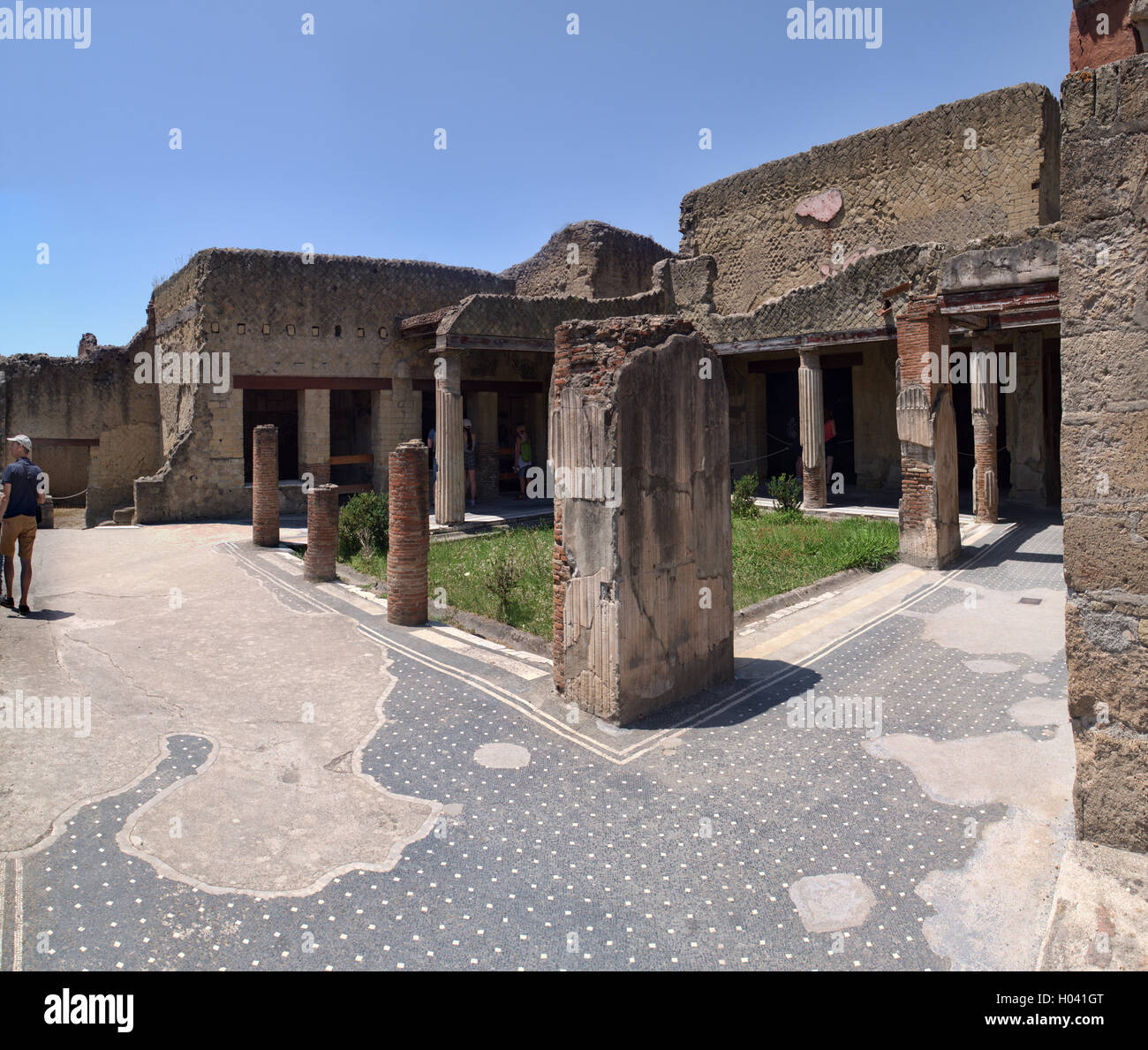 Courtyard port hi-res stock photography and images - Alamy