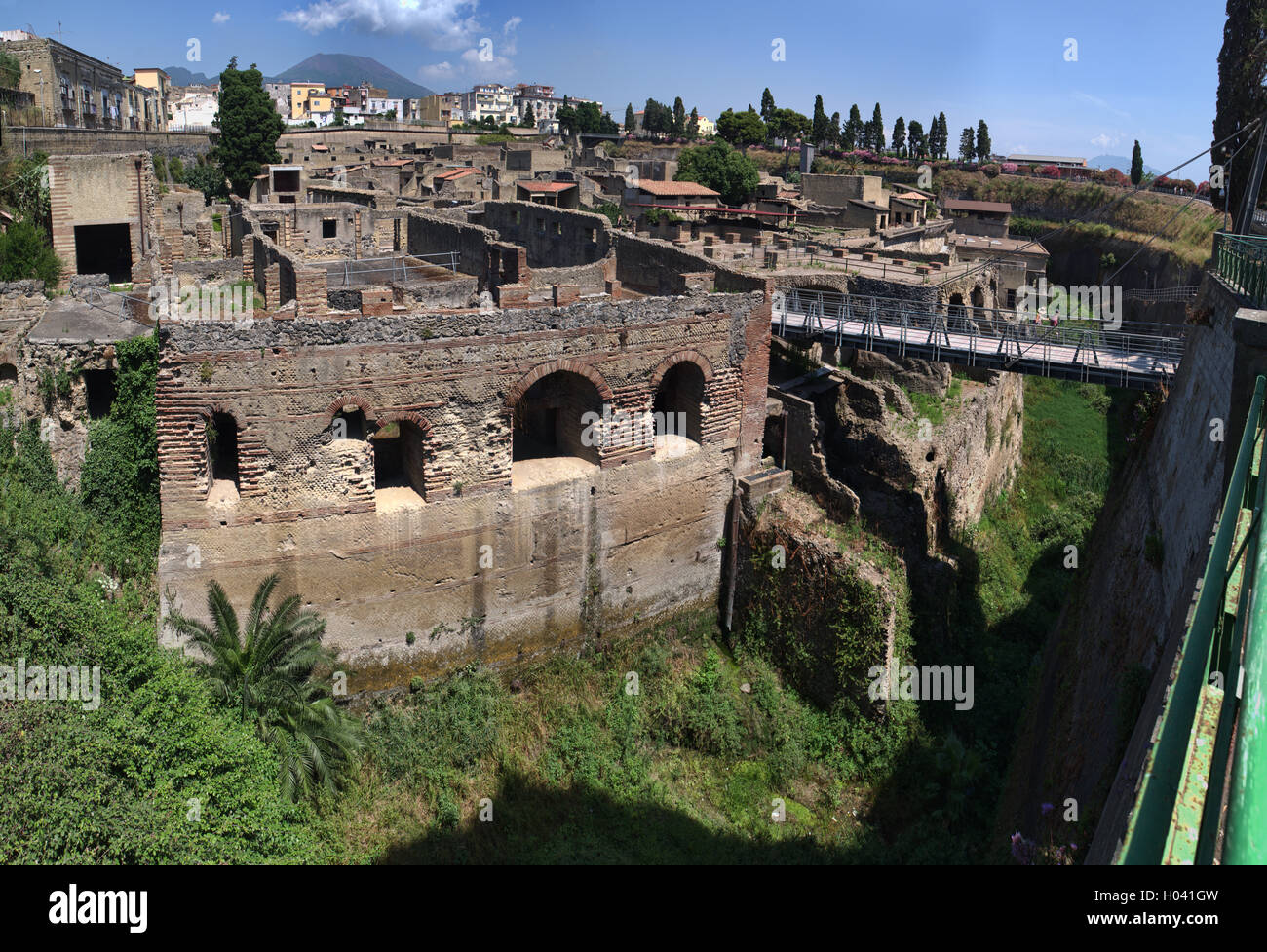 The ruins of herculaneum vesuvius hi-res stock photography and images ...