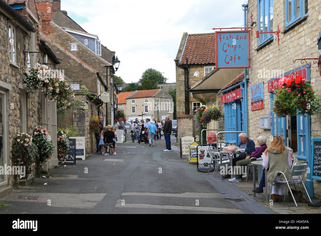 The market town of Helmsley, North Yorkshire, street scene Stock Photo ...
