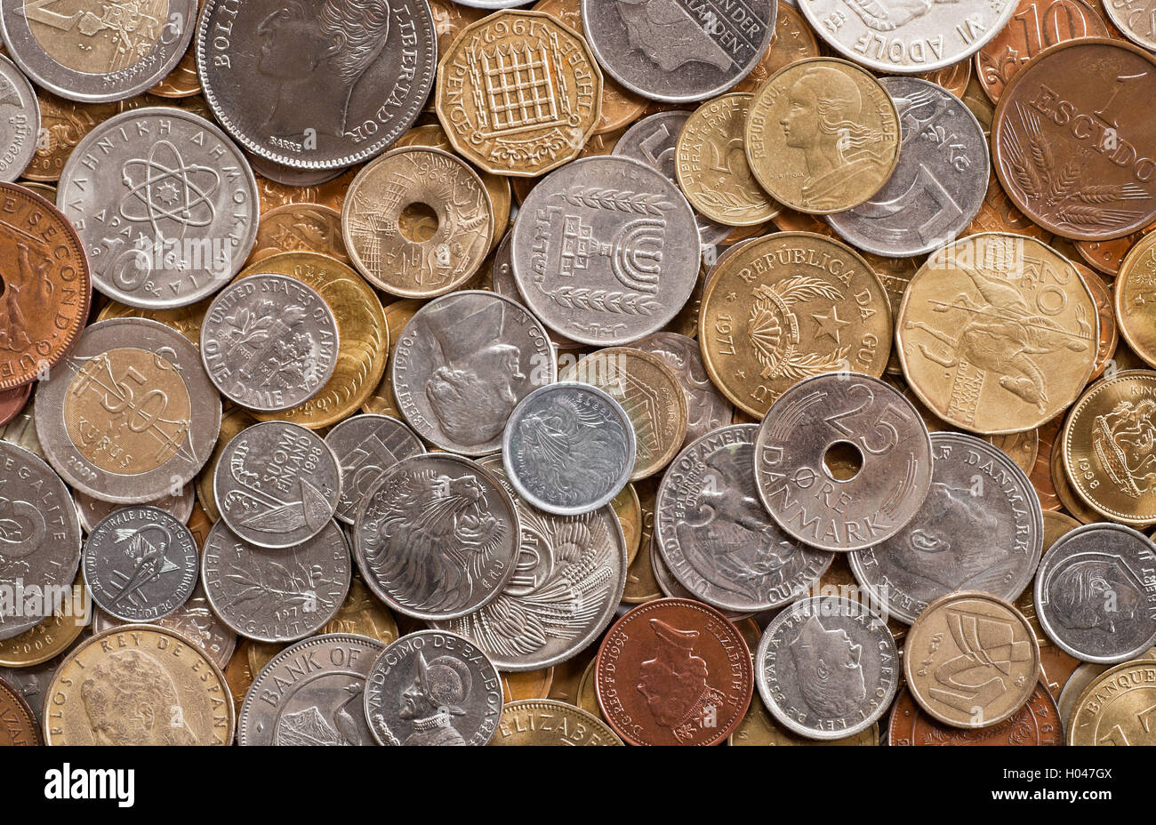 Gold silver bronze coins hi-res stock photography and images - Alamy