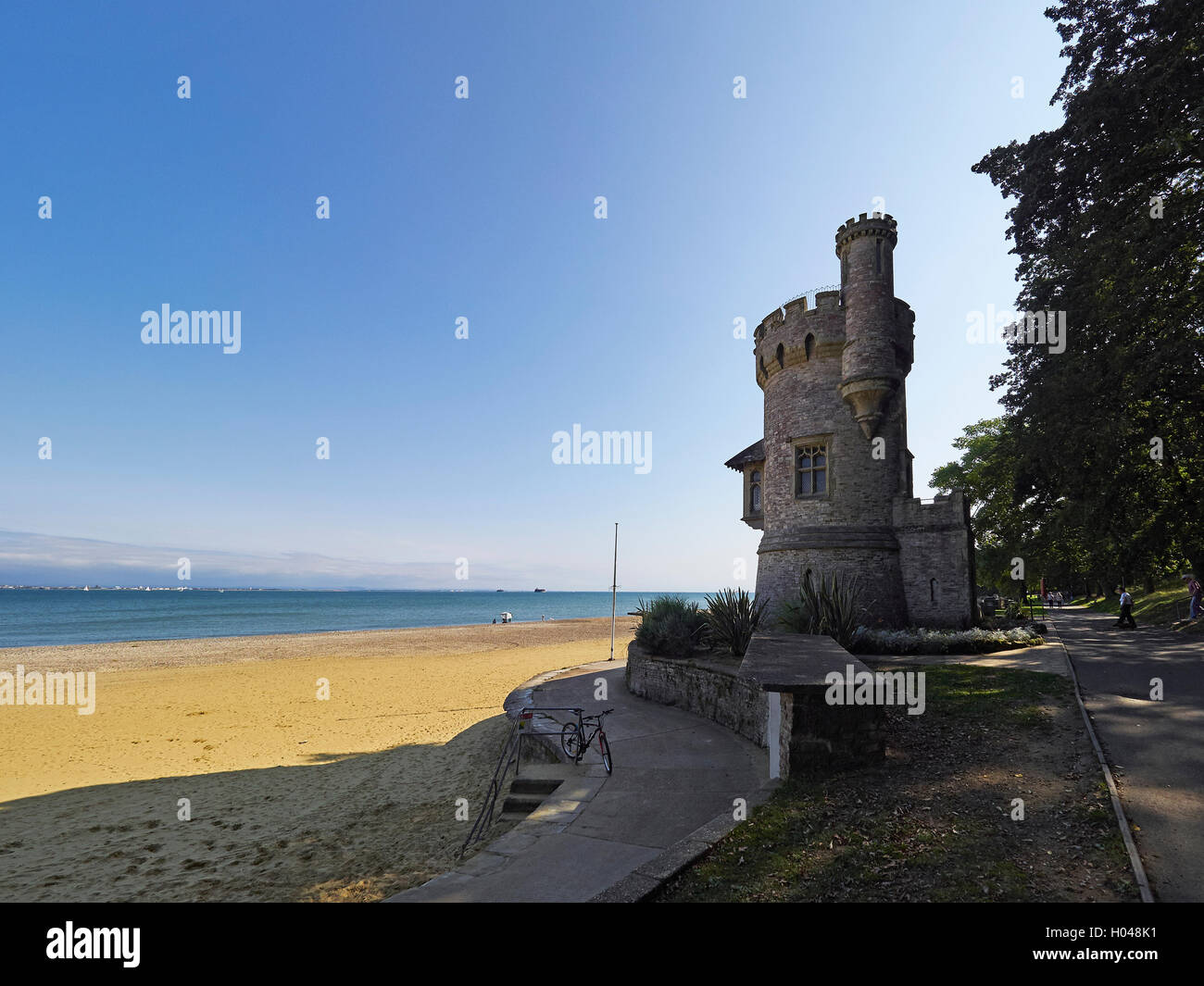 Ryde Isle of Wight the Appley tower folly beach and sea Stock Photo - Alamy