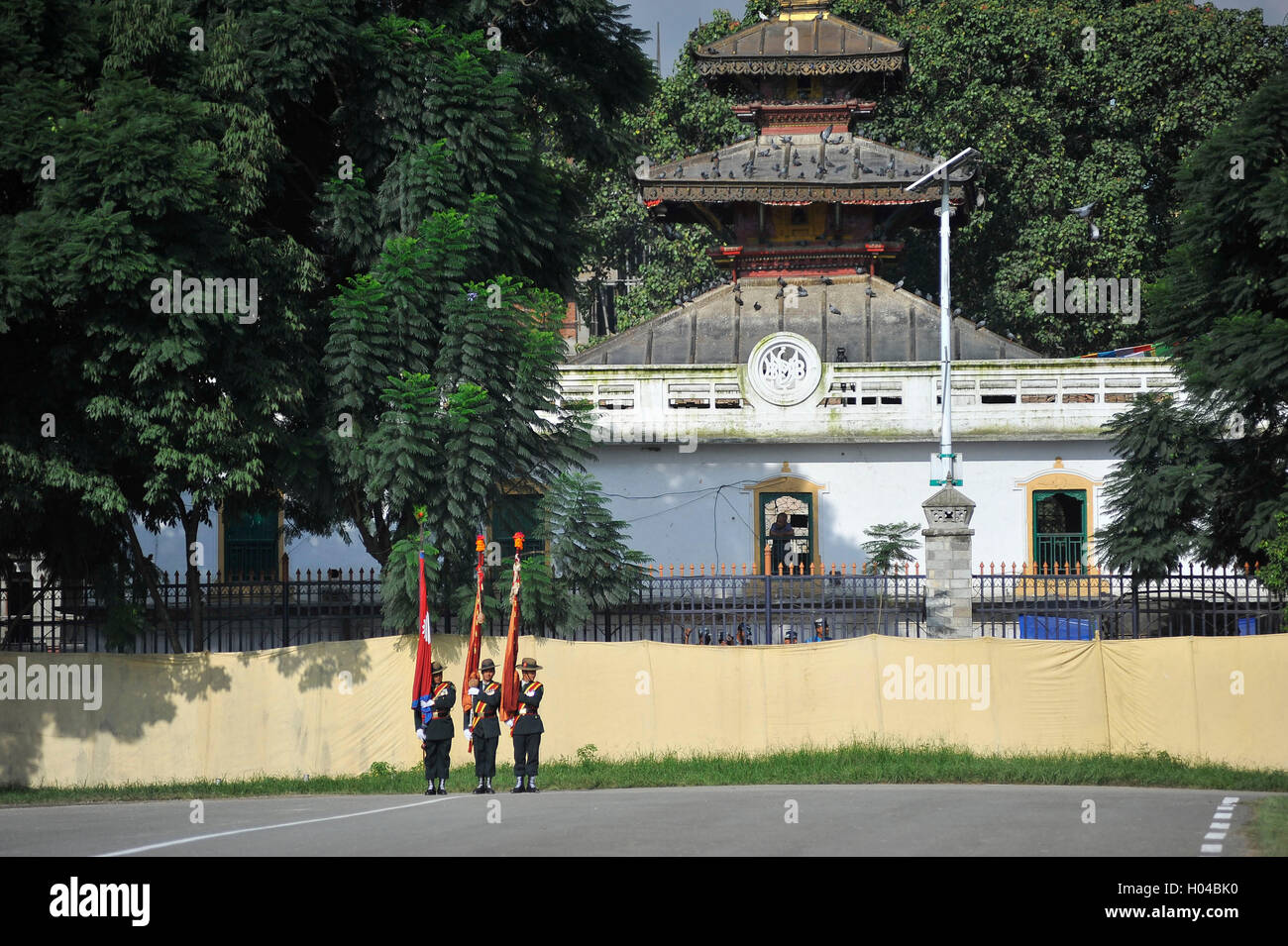 Nepalese army personnel hi-res stock photography and images - Alamy