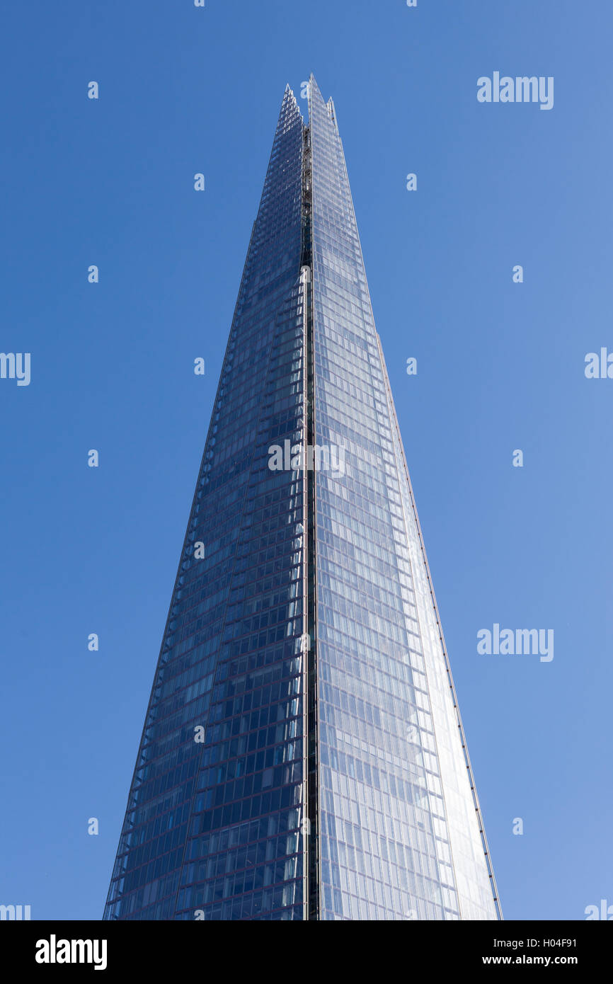 Skyscraper top hi-res stock photography and images - Alamy