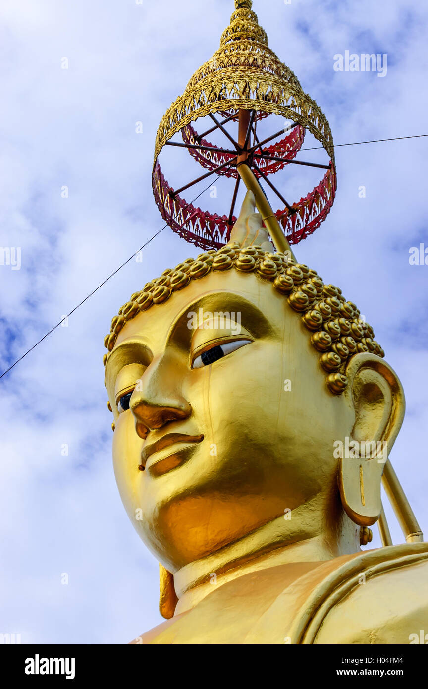 Golden Buddha head & parasol at Buddhist temple in southern Thailand ...