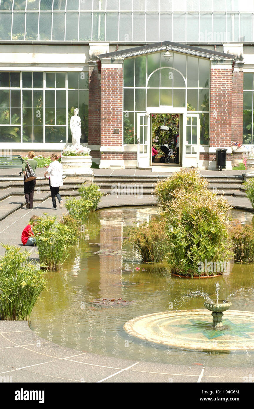 Vintage greenhouse hi-res stock photography and images - Alamy