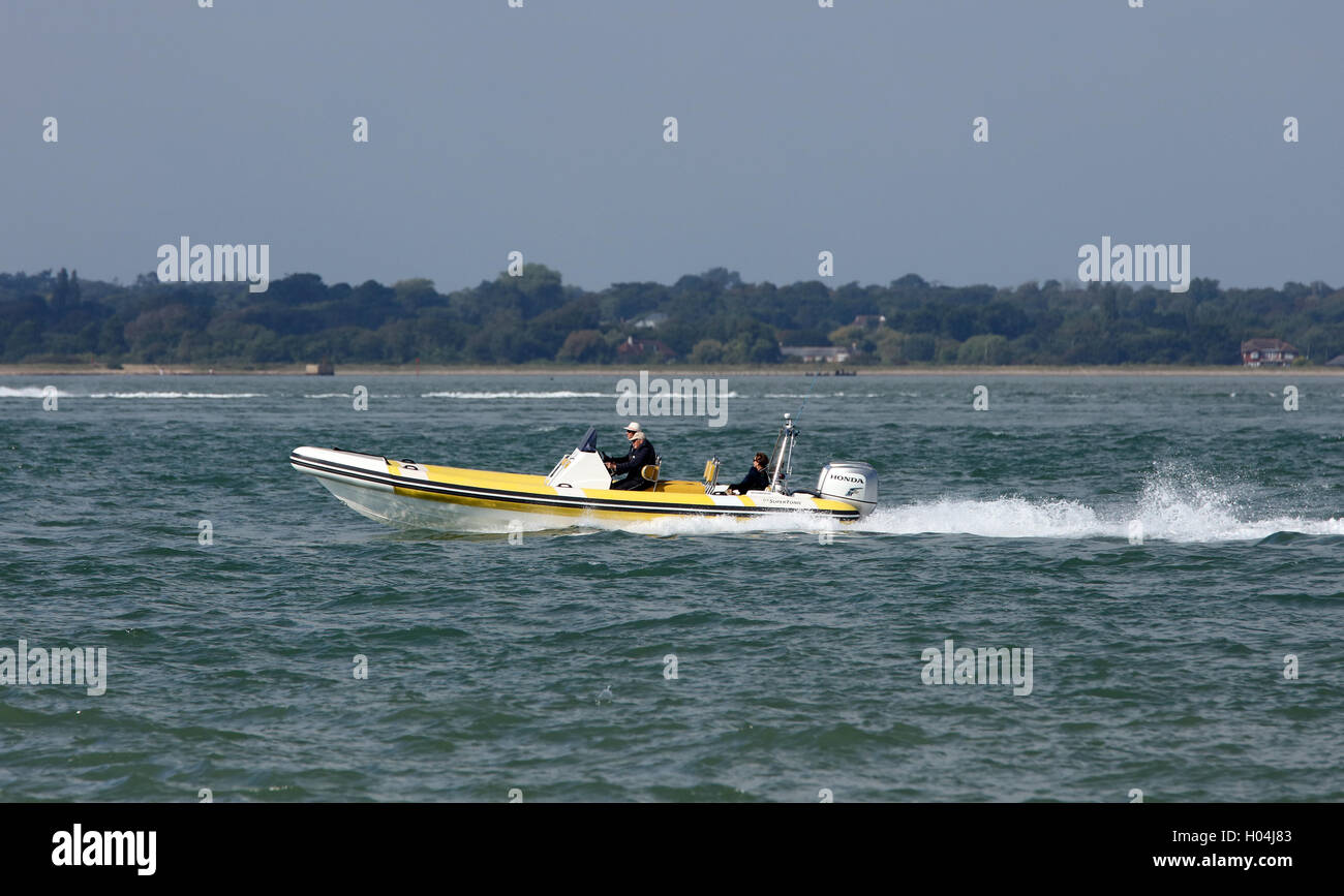 Fast boats hi-res stock photography and images - Alamy