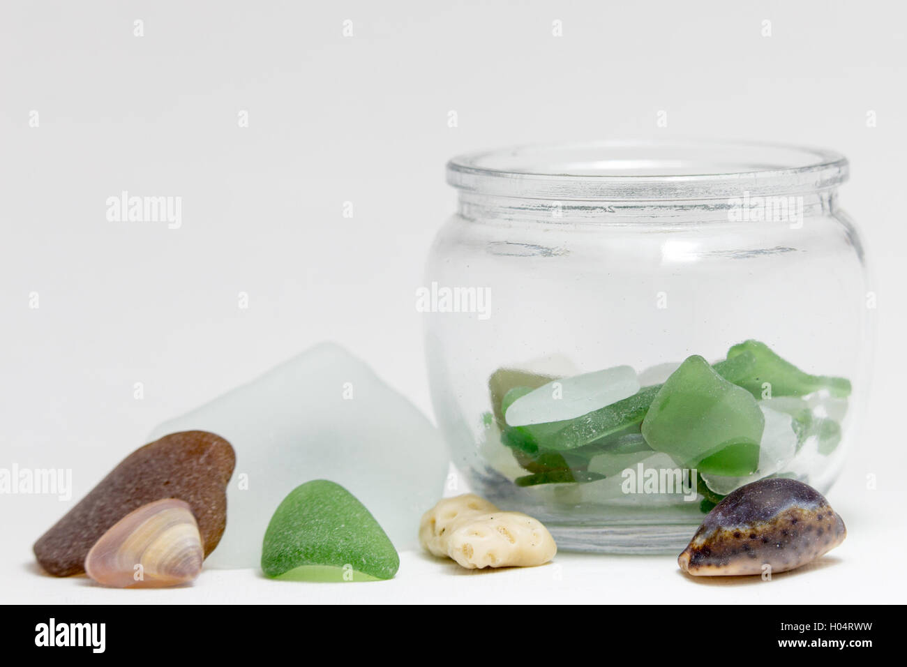 Fragments of colored glass hi-res stock photography and images - Alamy