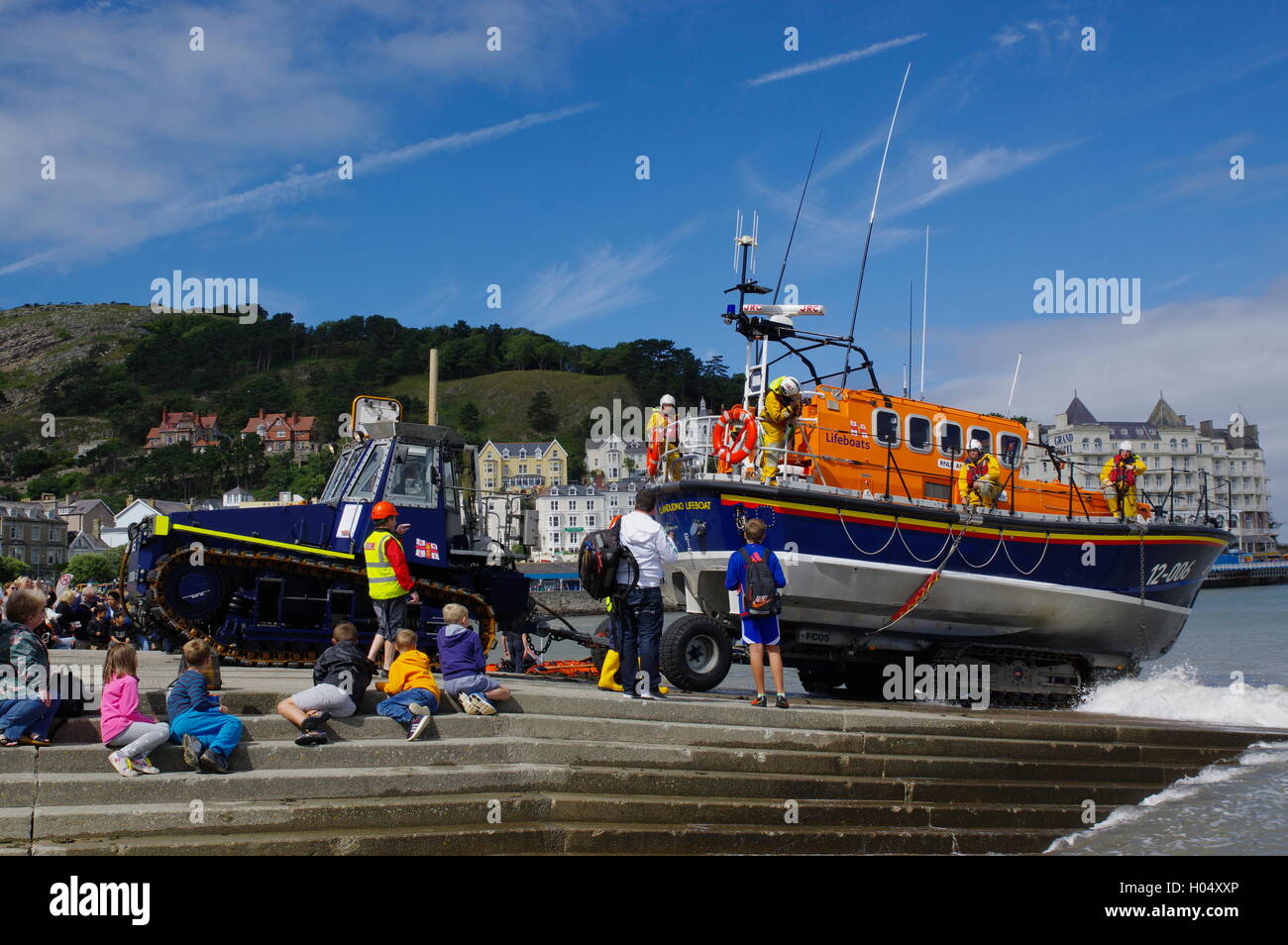 Llandudno Lifeboat Launch and recovery Stock Photo - Alamy