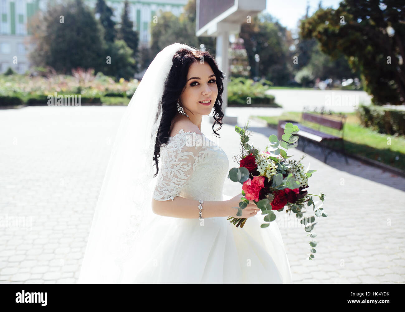 young beautiful bride Stock Photo - Alamy