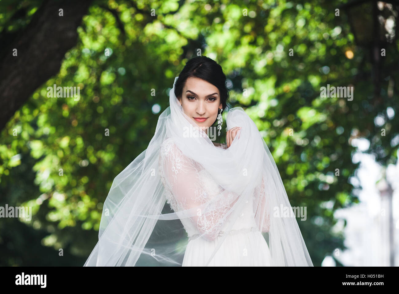 young beautiful bride Stock Photo - Alamy