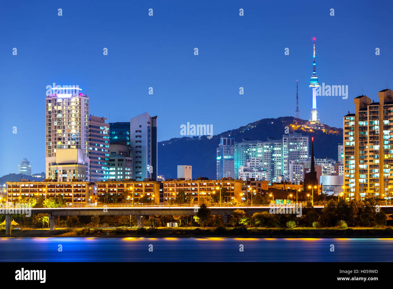 Seoul city at night Stock Photo - Alamy