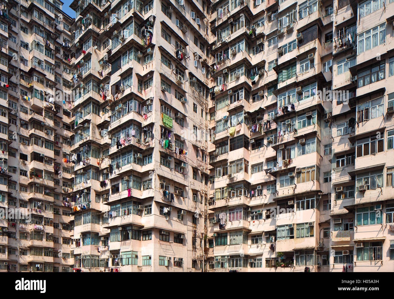 Overcrowded residential building in Hong Kong Stock Photo - Alamy