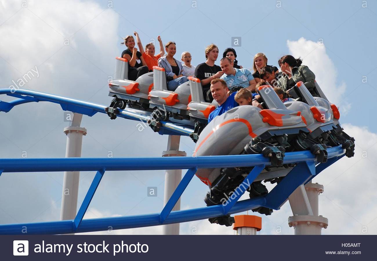 Freizeitpark Achterbahn High Resolution Stock Photography and Images ...