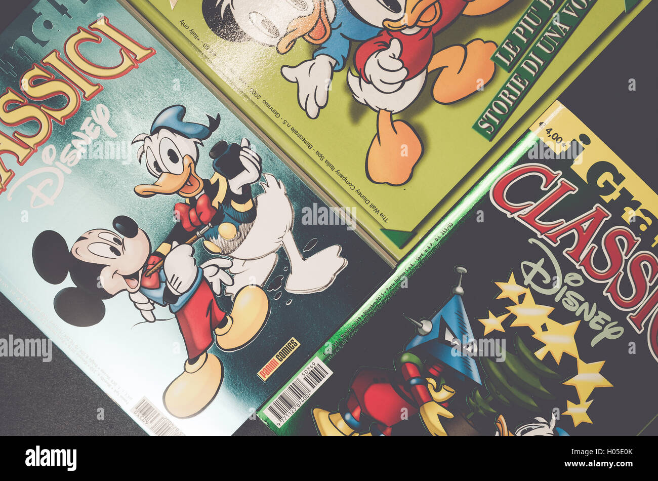 Disney cartoon characters comic book - Italian edition Stock Photo - Alamy