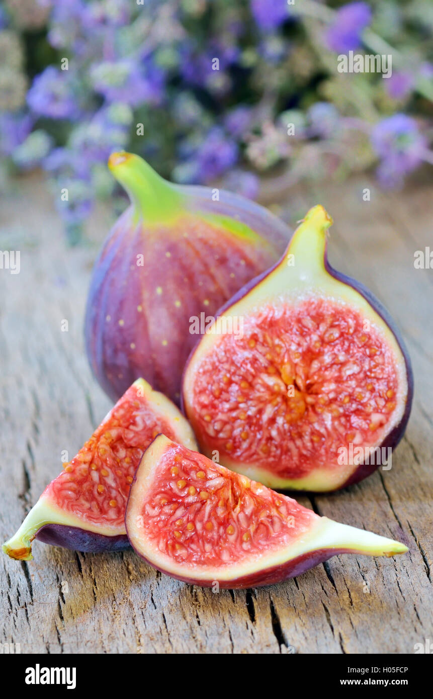 fresh figs isolated Stock Photo - Alamy
