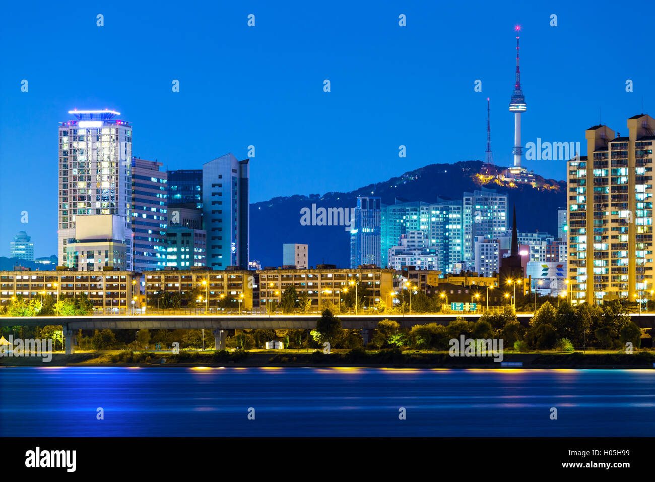 Seoul city at night Stock Photo - Alamy