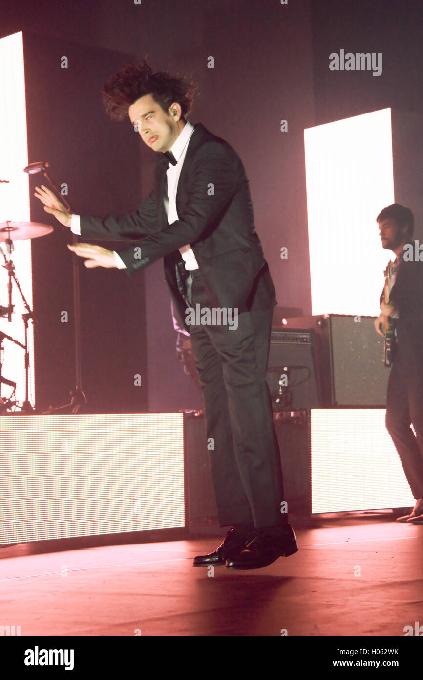 London, UK. 19th September, 2016. Matthew Healy of The 1975 performing ...