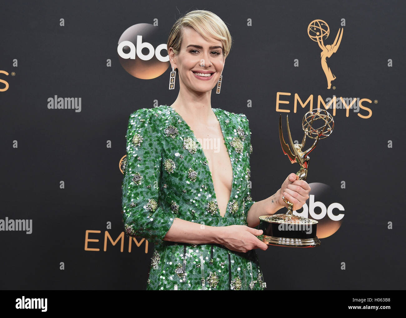 LOS ANGELES, CA - SEPTEMBER 18: Sarah Paulson in the press room at the ...