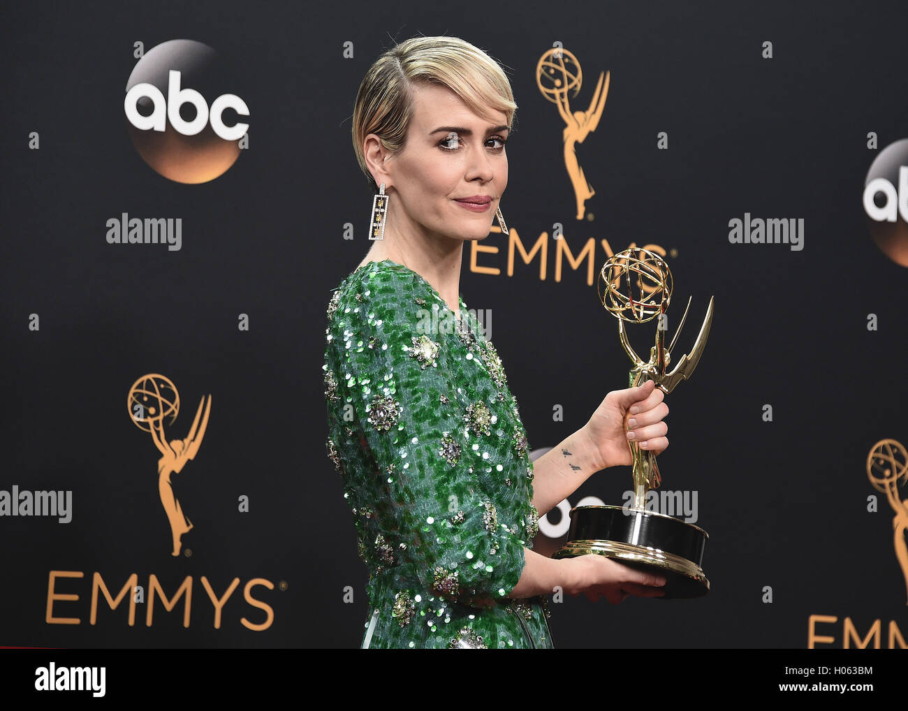 LOS ANGELES, CA - SEPTEMBER 18: Sarah Paulson in the press room at the ...