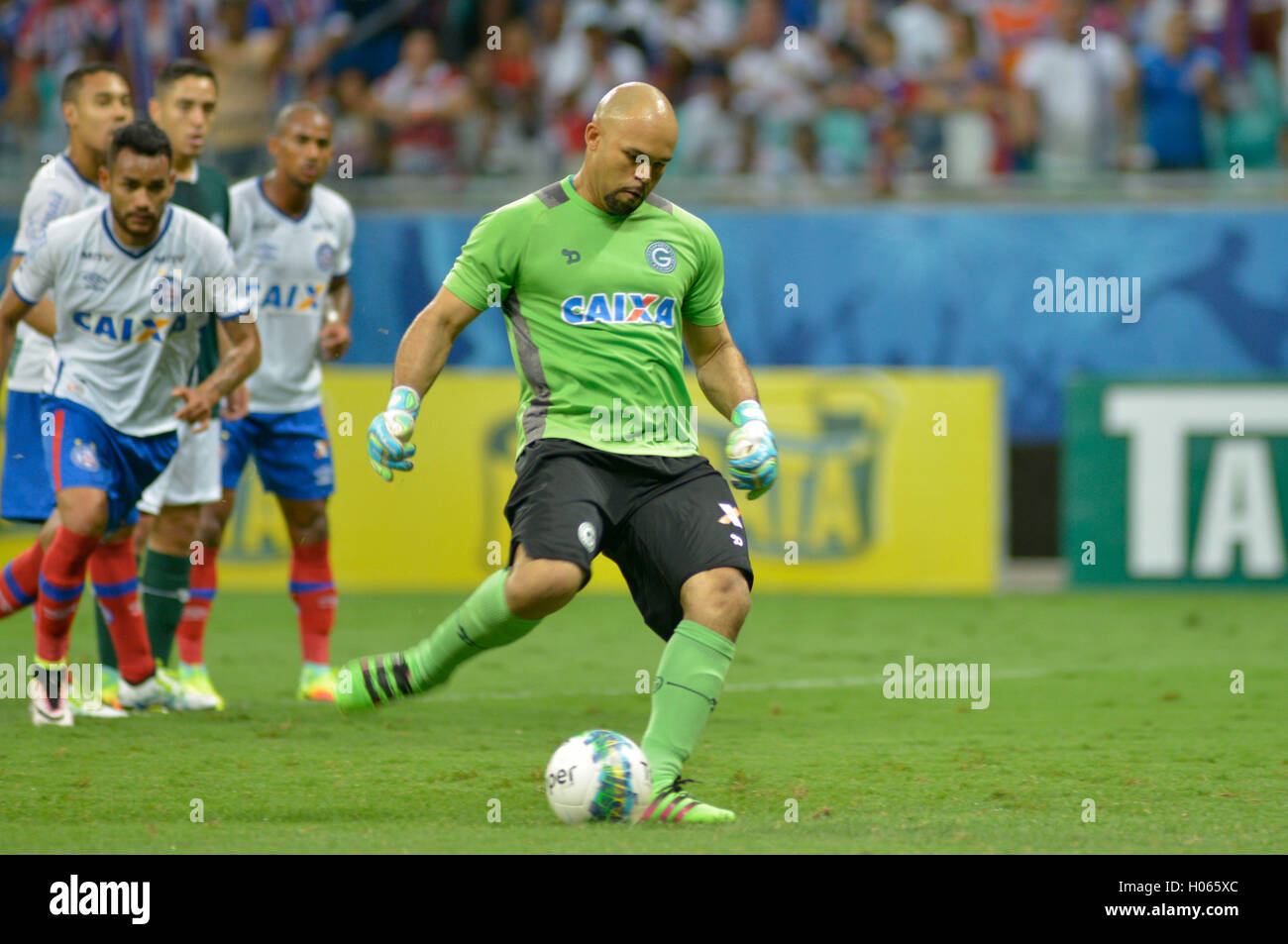 SALVADOR, BA - 17.09.2016: BAHIAXGOIÁS - Goiás equalizer in charge of ...