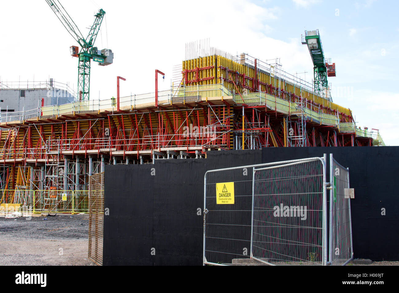Dundee, Tayside, Scotland, UK. September 20th 2016: Work is progressing ...