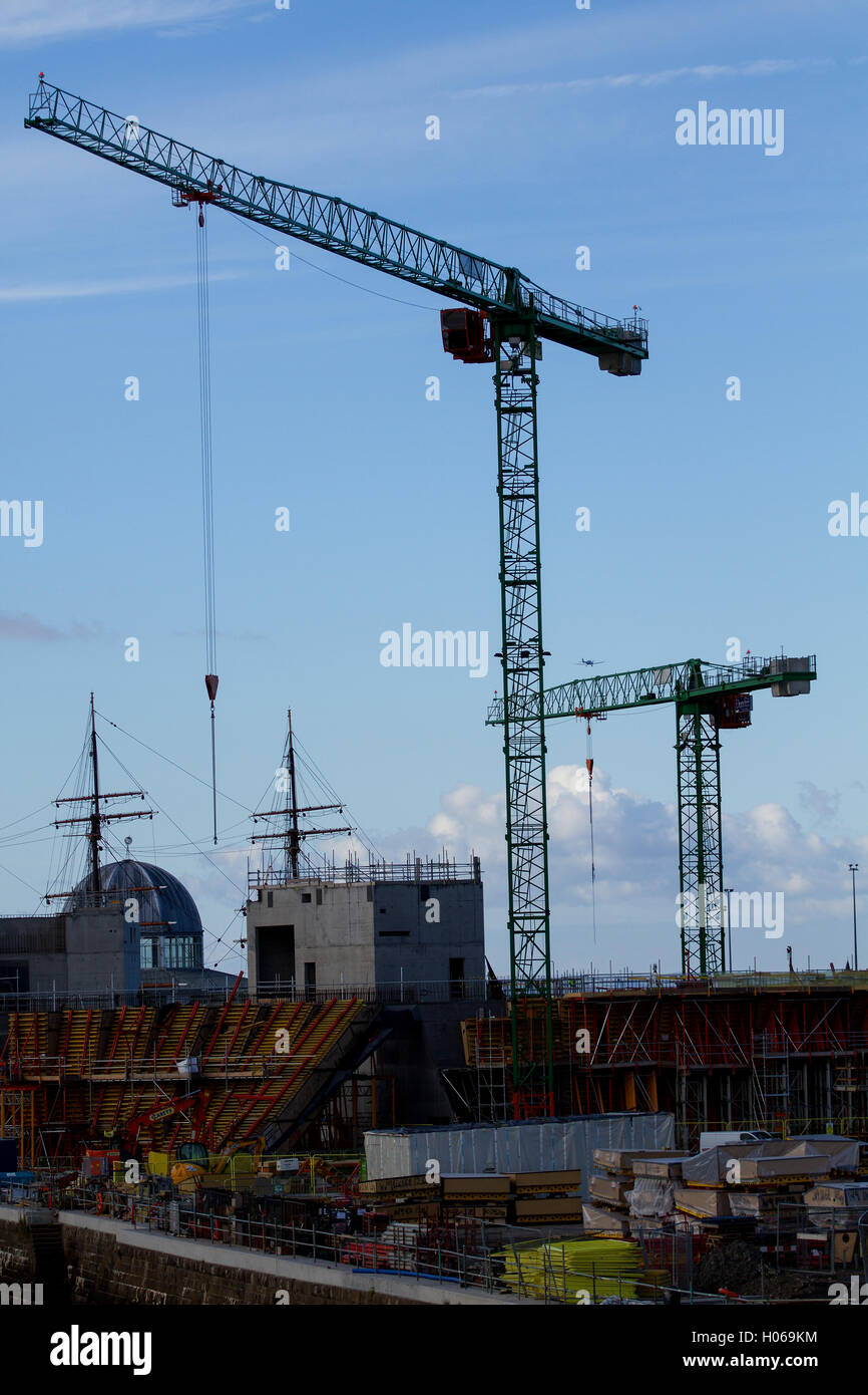 Dundee, Tayside, Scotland, UK. September 20th 2016: Work is progressing ...