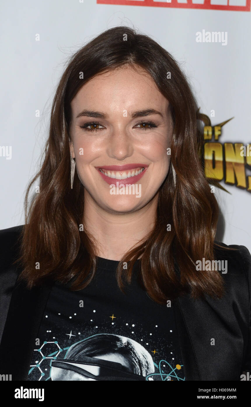 Los Angeles, Ca, USA. 19th Sep, 2016. Elizabeth Henstridge at the ...