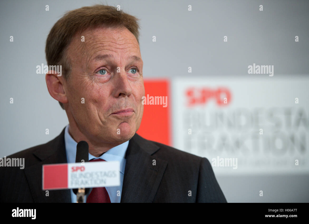 Berlin, Germany. 20th Sep, 2016. Thomas Oppermann, leader of the SPD ...