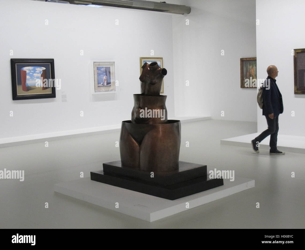 The treachery of images magritte hi-res stock photography and images ...