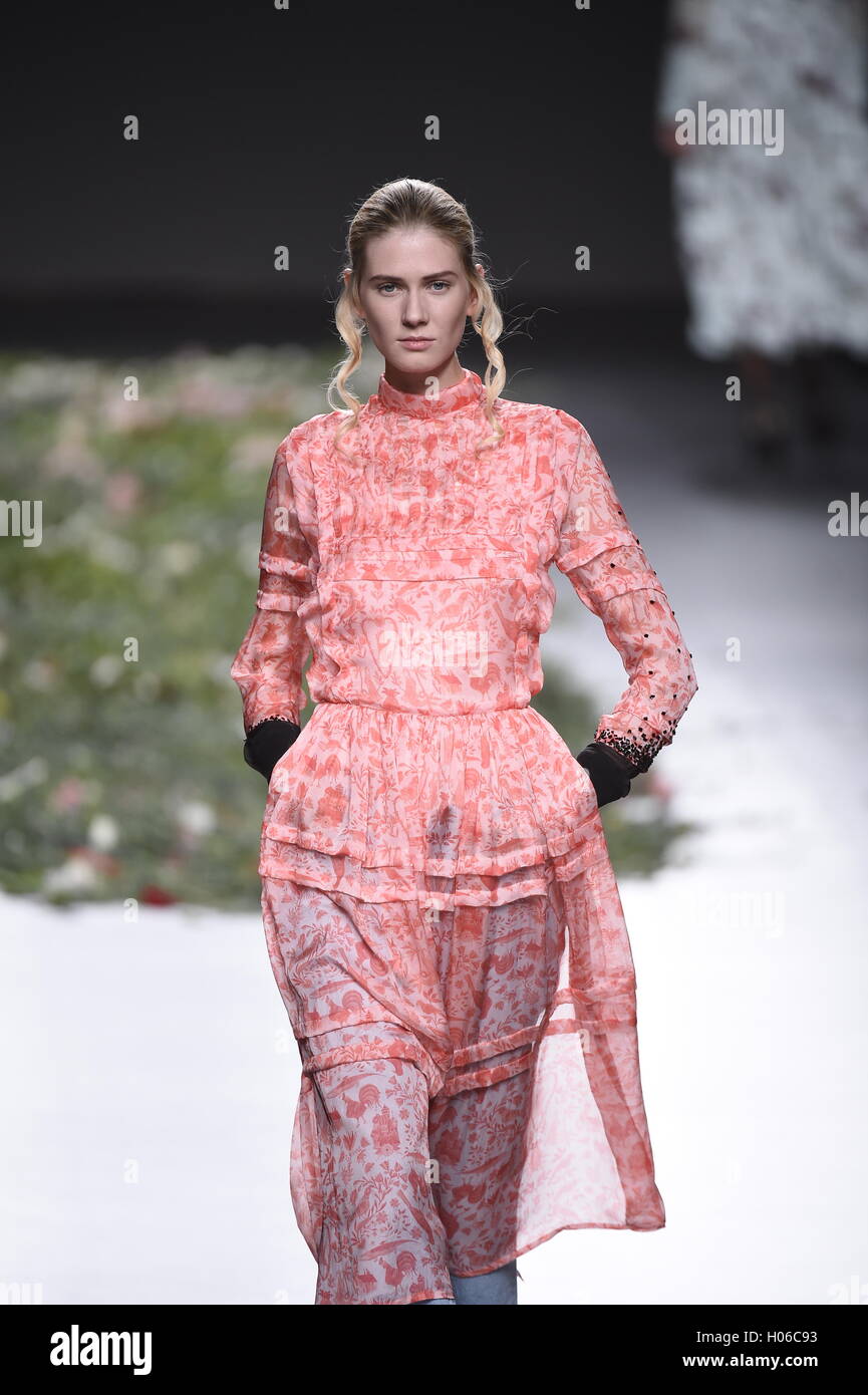 Madrid, Spain. 20th Sep, 2016. A model wears at collection runway a ...