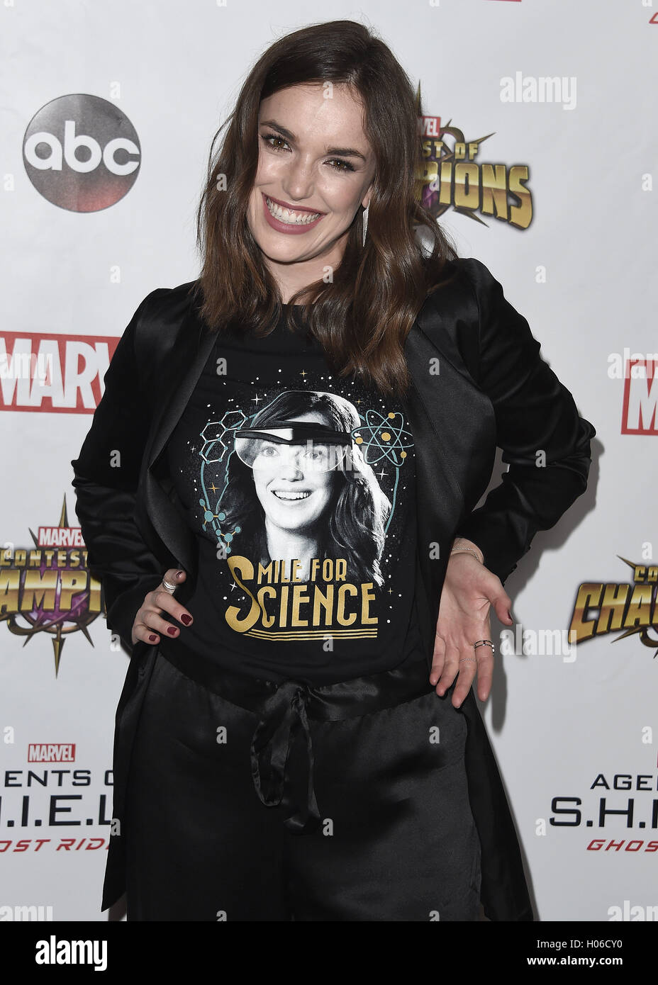 LOS ANGELES, CA - SEPTEMBER 19: Elizabeth Henstridge at the premiere Of ...