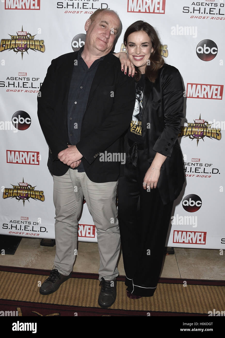 LOS ANGELES, CA - SEPTEMBER 19: Jeph Loeb and Elizabeth Henstridge at ...