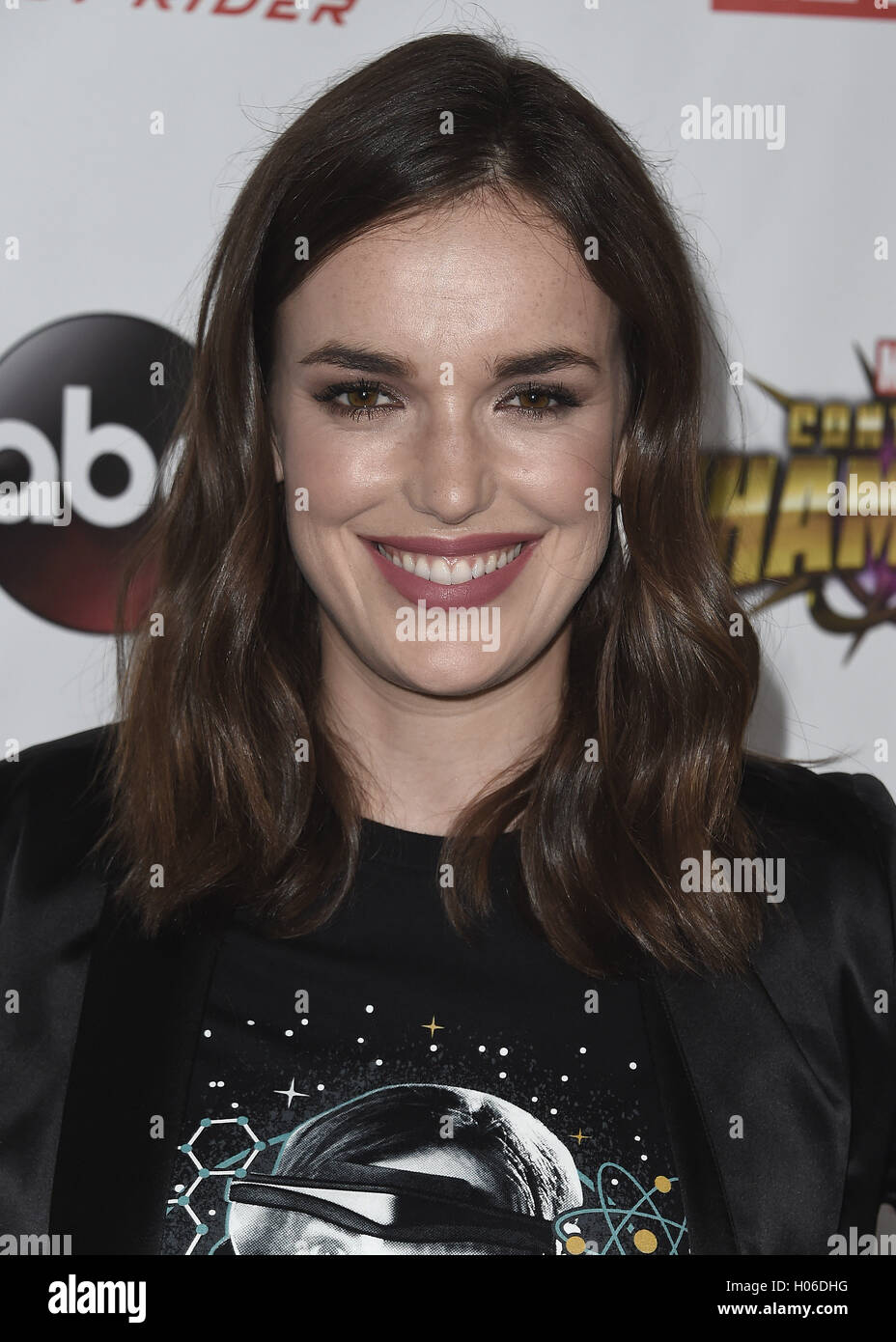LOS ANGELES, CA - SEPTEMBER 19: Elizabeth Henstridge at the premiere Of ...