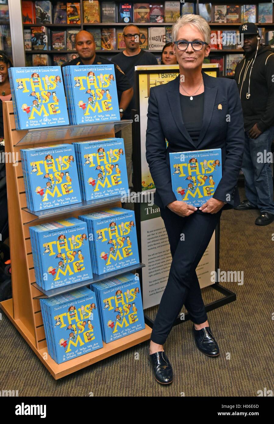 New York, NY, USA. 20th Sep, 2016. Jamie Lee Curtis at in-store ...