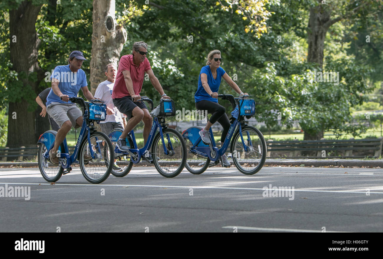 Central park activity hi-res stock photography and images - Alamy