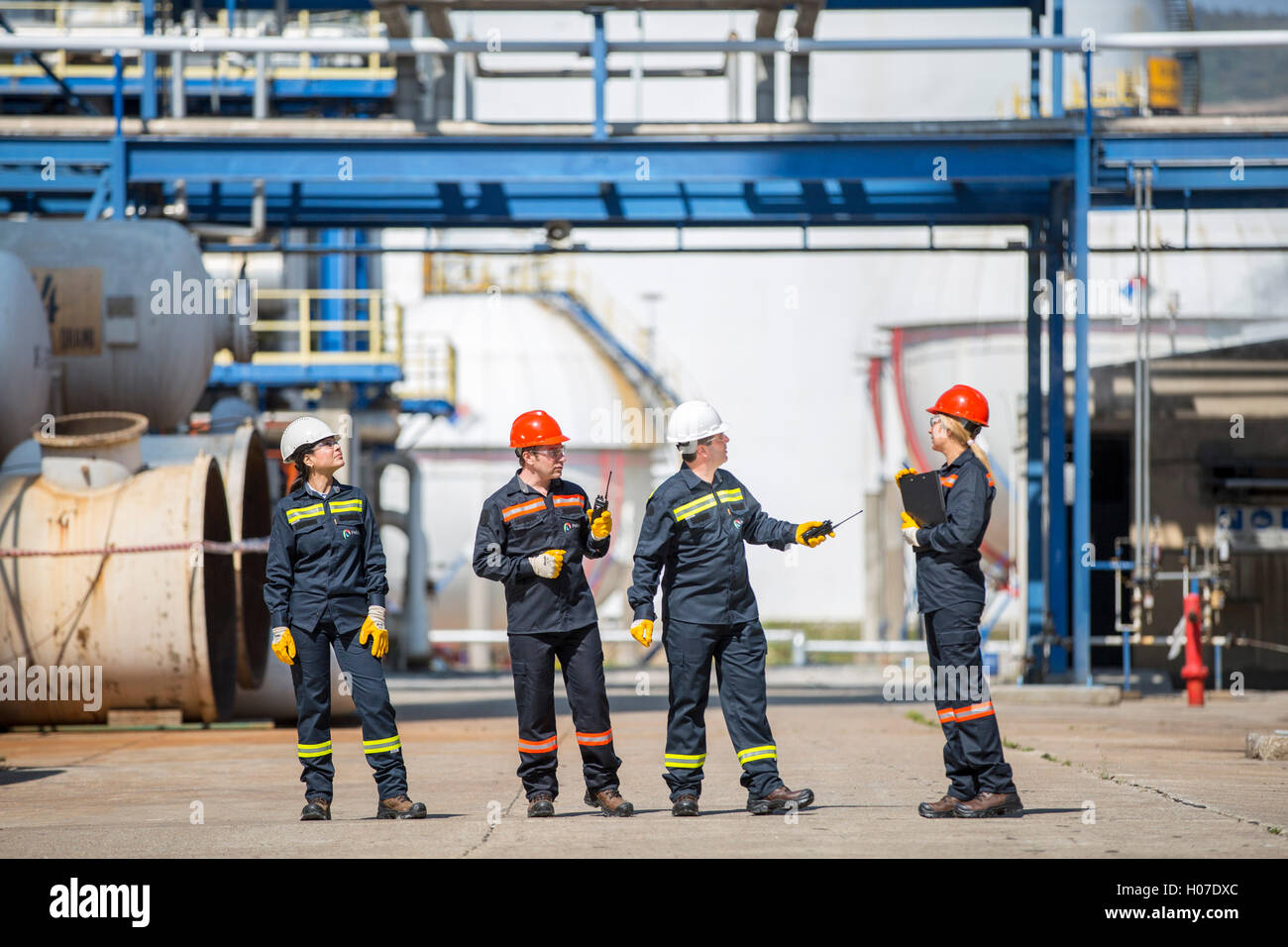Petrochemical worker hi-res stock photography and images - Alamy