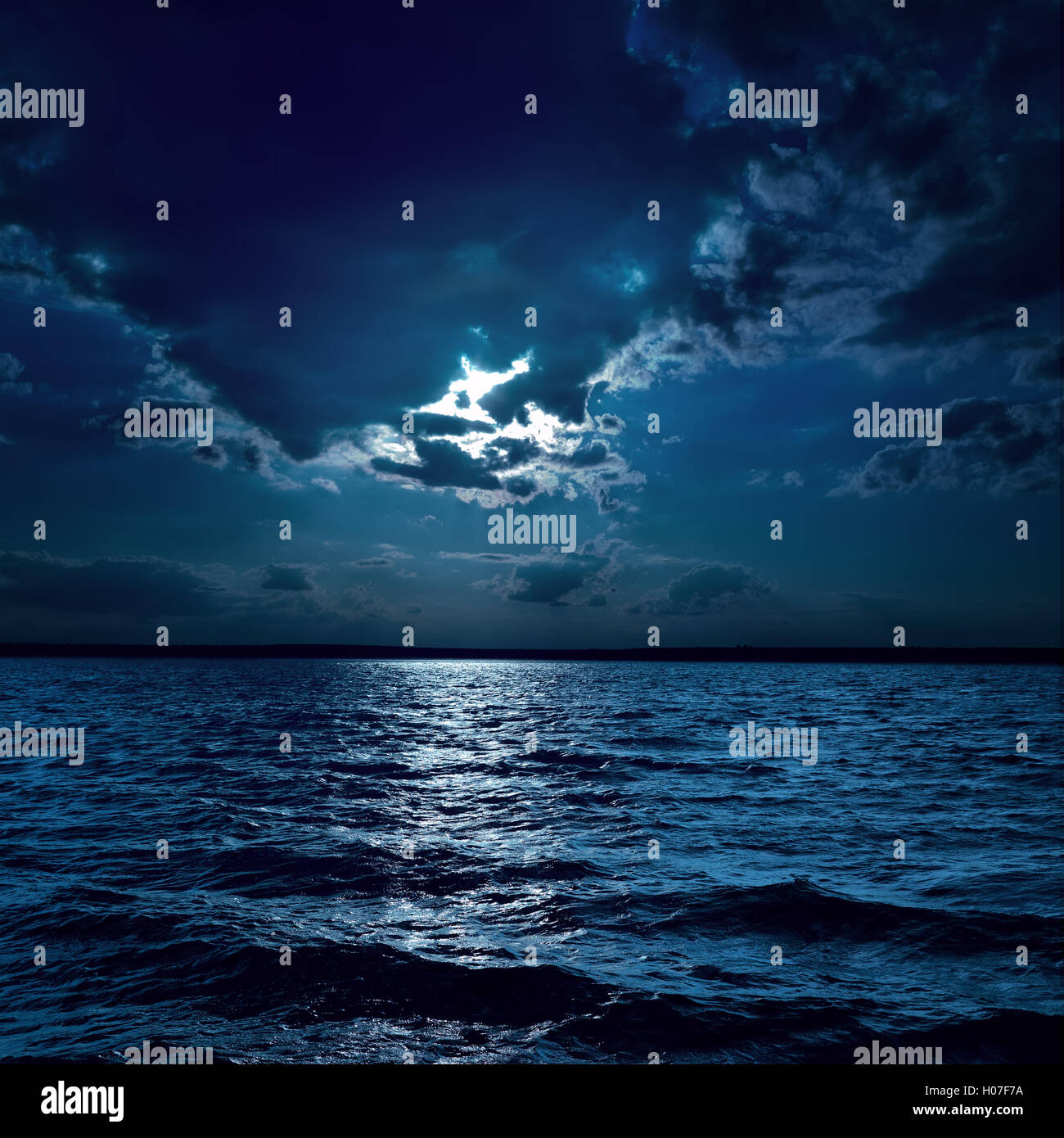 Night seascape lightning in hi-res stock photography and images - Alamy